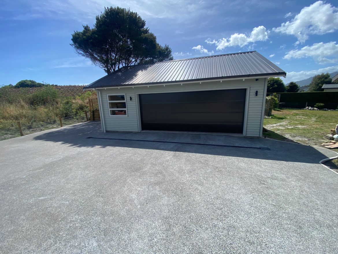 New Architectural Garage & Retaining Wall - Radical Building Ltd
